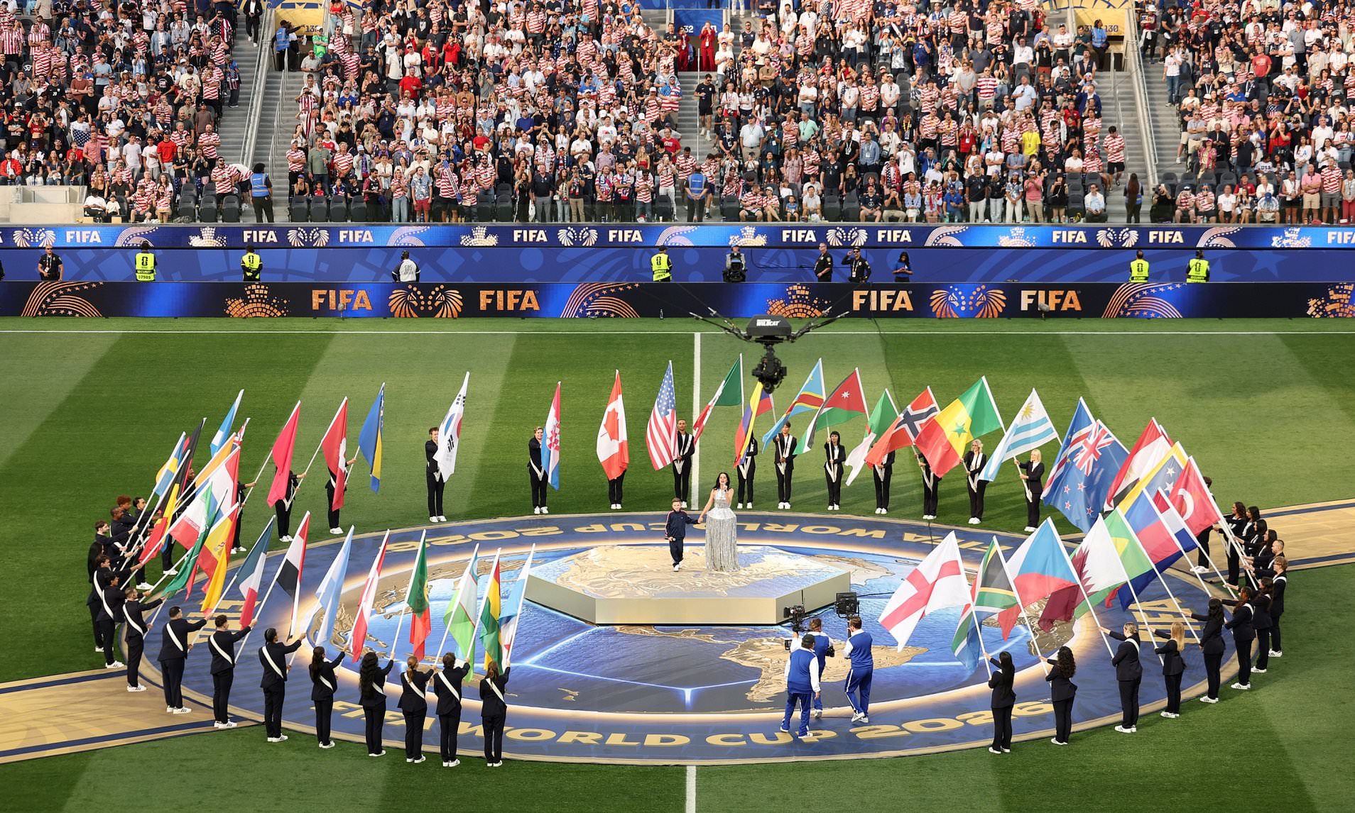 USA soccer fans go wild for spine-tingling national anthem before World ...