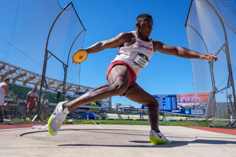 NCAA outdoor track meet concludes for Oregon men. TV, stream, updates