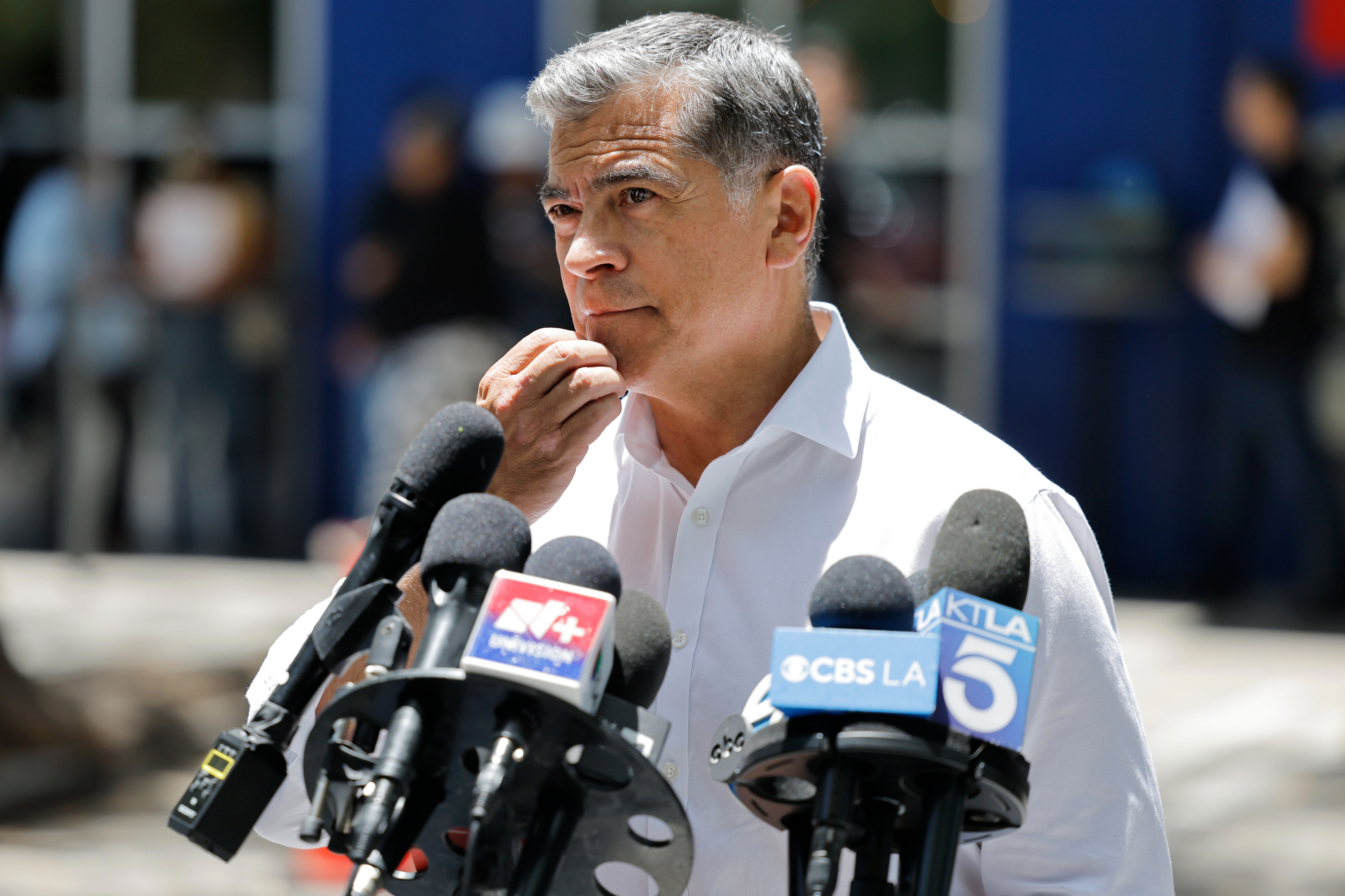 Xavier Becerra leads in new poll — but he’s no powerhouse