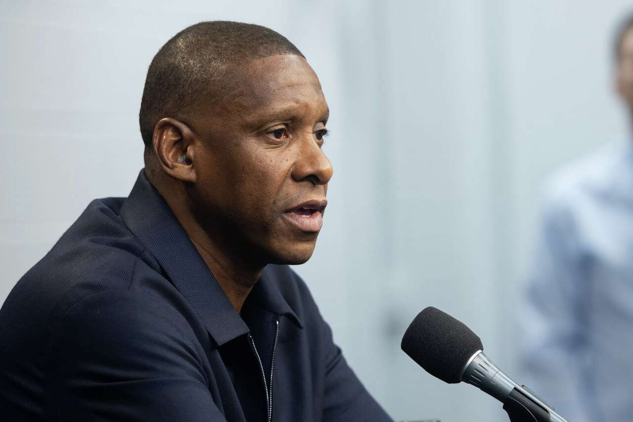 Mavericks open to trading No. 9 pick in NBA draft, report says