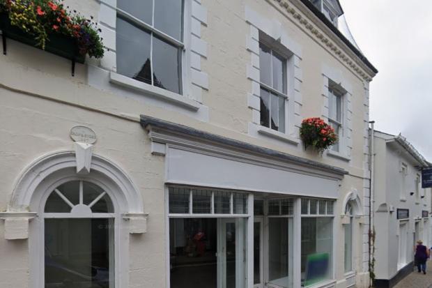 Clothing chain wants to open new store in town
