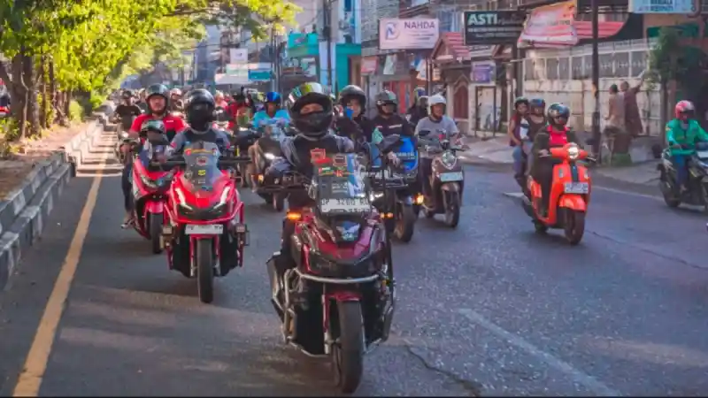 Ratusan komunitas motor ramaikan Moride Makassar 2026 bersama Motul