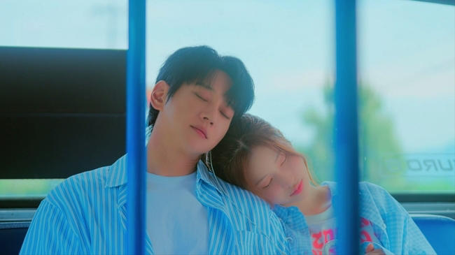 황치열 ‘우리, 여름’ MV서 다정한 연인 연기, 티저 속 사랑의 설렘