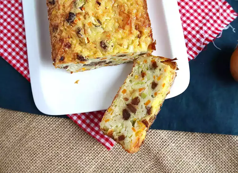 Cake de semoule à la courgette et à la carotte