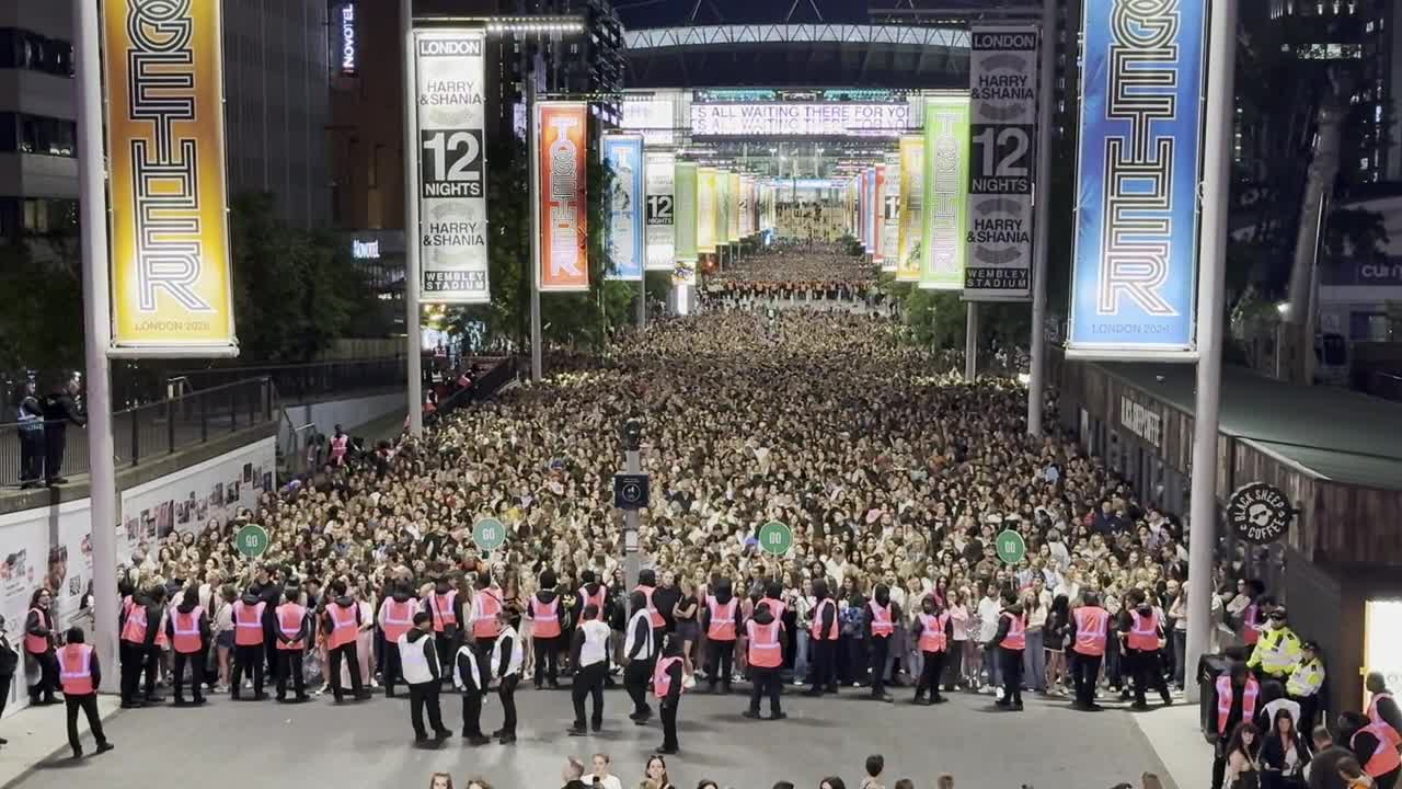 Huge crowds pour out of Wembley as Harry Styles launches historic first ...