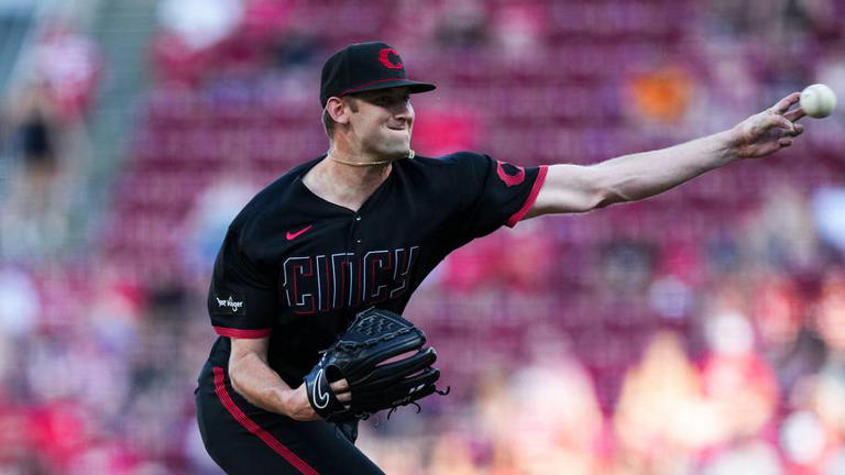 Reds fall 5-2 to Diamondbacks in game one of three-game series