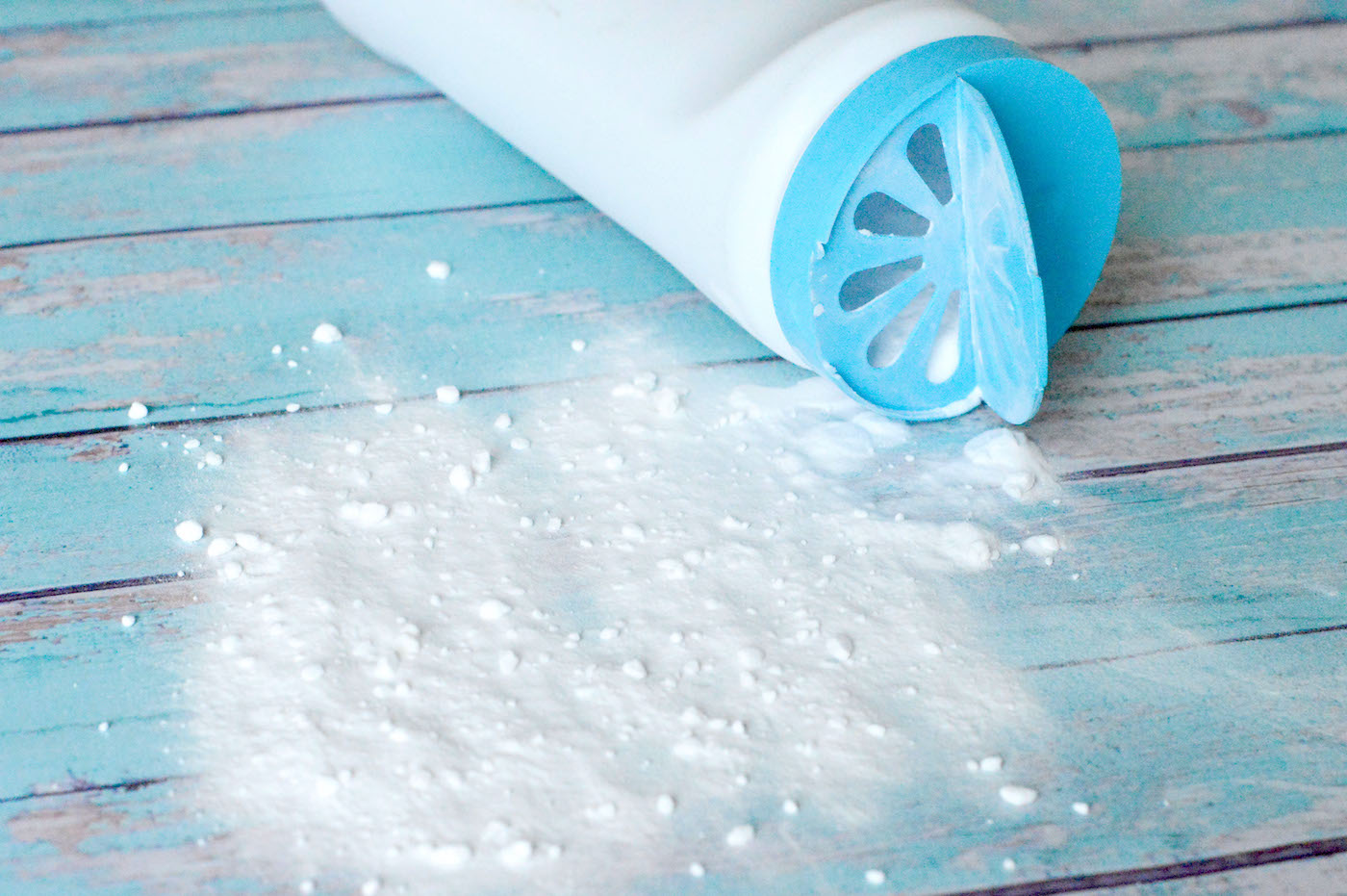 Homemade carpet deodorizer for a natural clean
