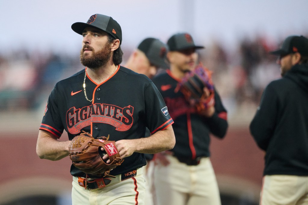 Giants change by-committee approach, name closer instead of keeping ...
