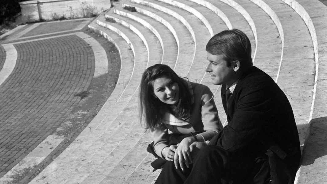 6 memorable on-screen first meetings