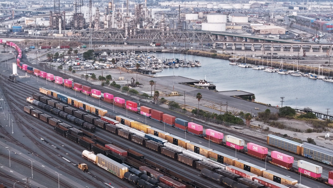 Appeals court keeps Trump’s 10% tariff during legal fight