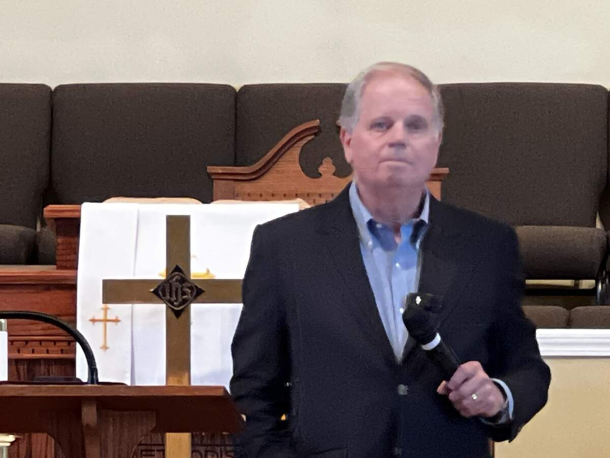 AL Governor candidate Doug Jones speaks in Phenix City on redistricting ...