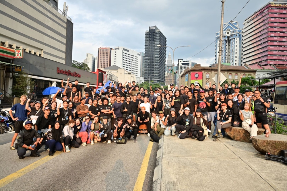 One take, 1.9km: Adrian Teh’s 'Chelot' enters Malaysia Book of Records ...
