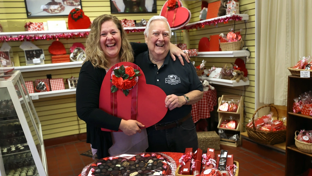 11 historic candy shops across America