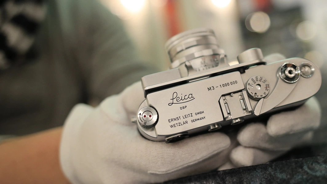 Identifying high-value vintage cameras