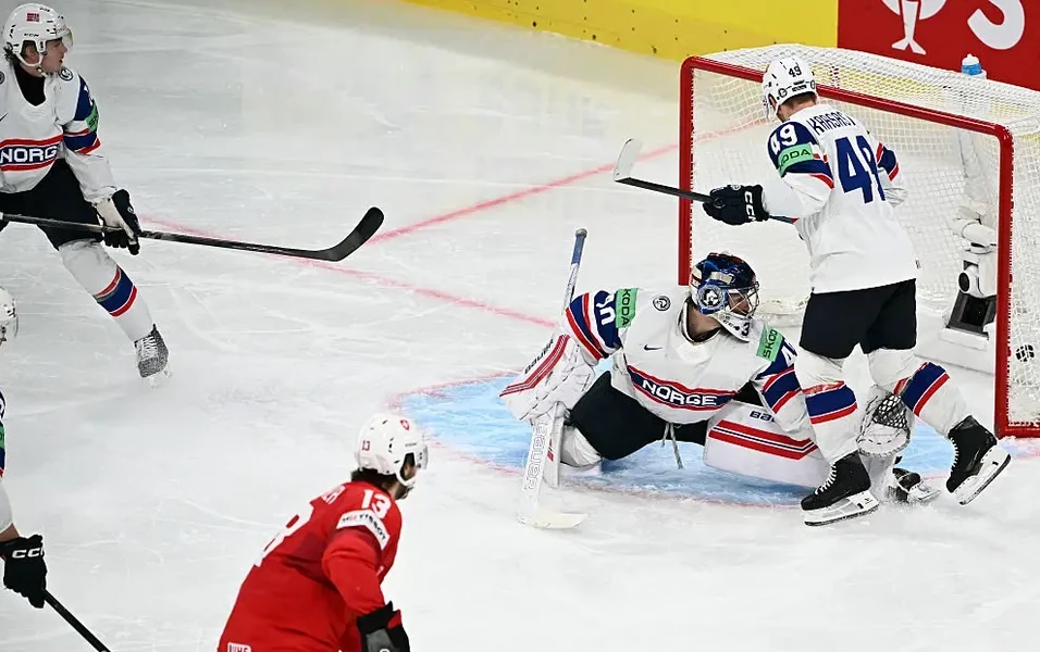 Devils, Hischier reportedly progressing toward $11M-$13M extension