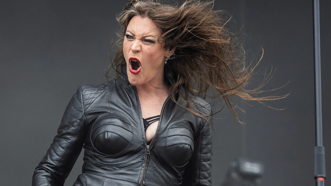 16 music acts that rose to fame overnight