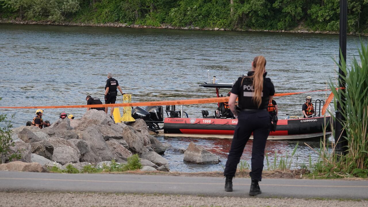 Search operation underway at Verdun Beach for missing man