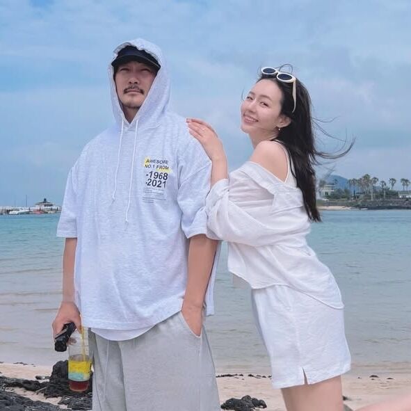KCM, 웃어달라는 아내에도 '무표정'…15년 차 부부의 현실 여행