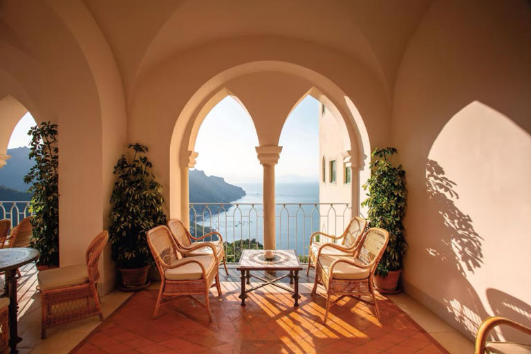 The world’s most breathtaking ocean‑view hotels