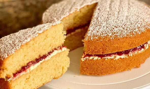 I love making Victoria sponge cakes - 1 adored chef has the tastiest ...