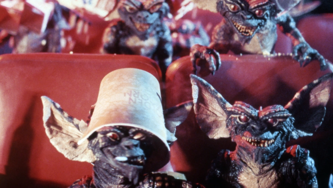 4 illogical moments and bloopers in Gremlins