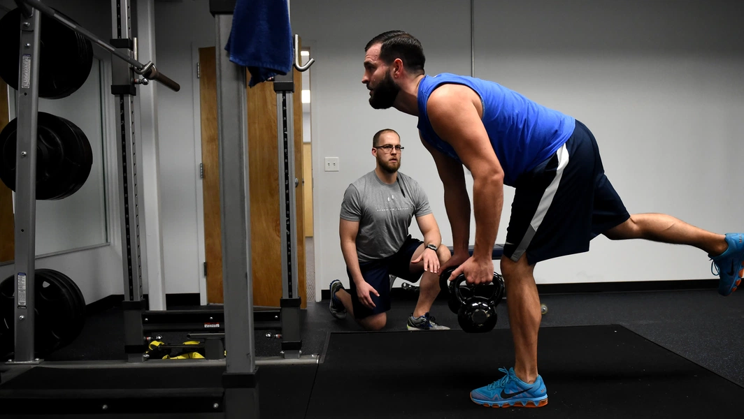 6 effective exercises for stronger abs and glutes
