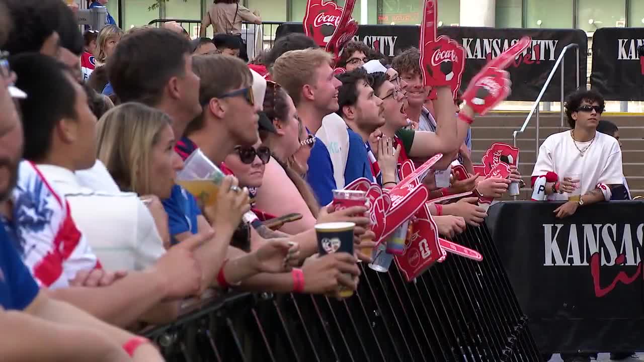 Soccer fans fill Power & Light District for Team USA watch party
