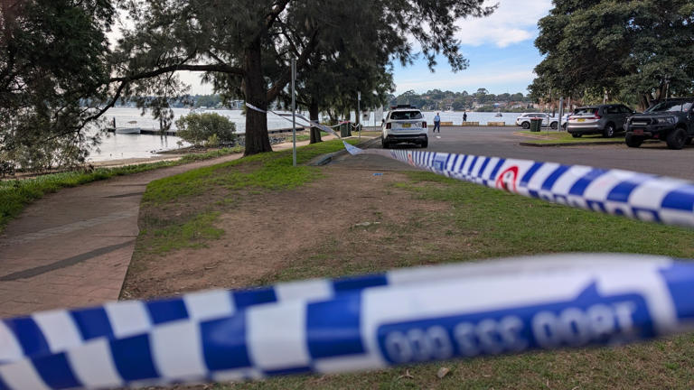 Body of young girl recovered from Sydney bay where father was found dead