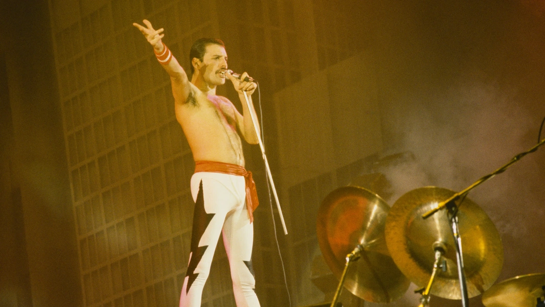 9 unusual pre-show rituals of music icons