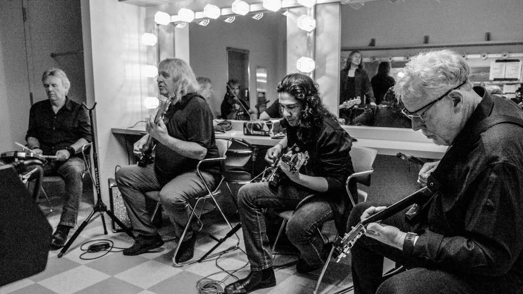 Kansas temporarily replaces violinist Joe Deninzon with Kyle Pudenz for ...
