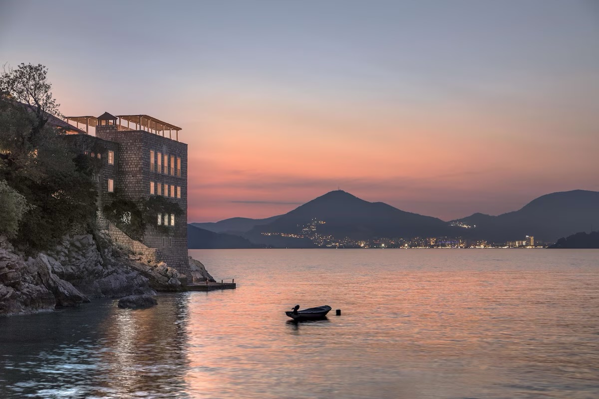 The world’s most breathtaking ocean‑view hotels