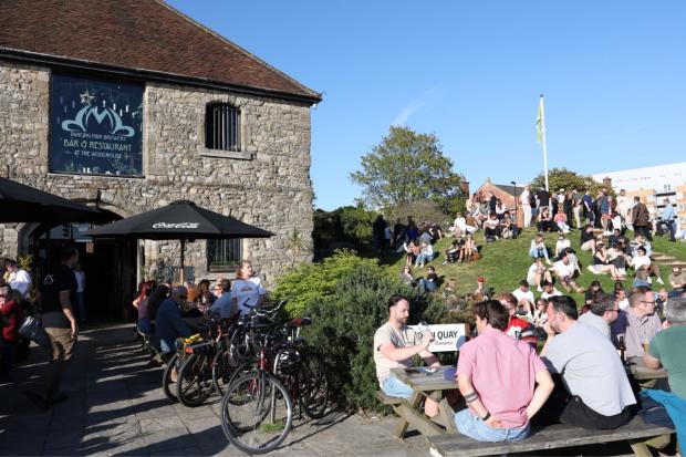 The popular Southampton pub with a beer garden that really comes into ...