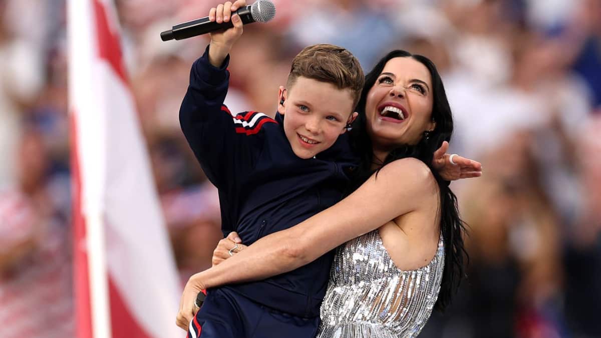 Katy Perry performs with 10-year-old Norwegian singer at FIFA World Cup ...