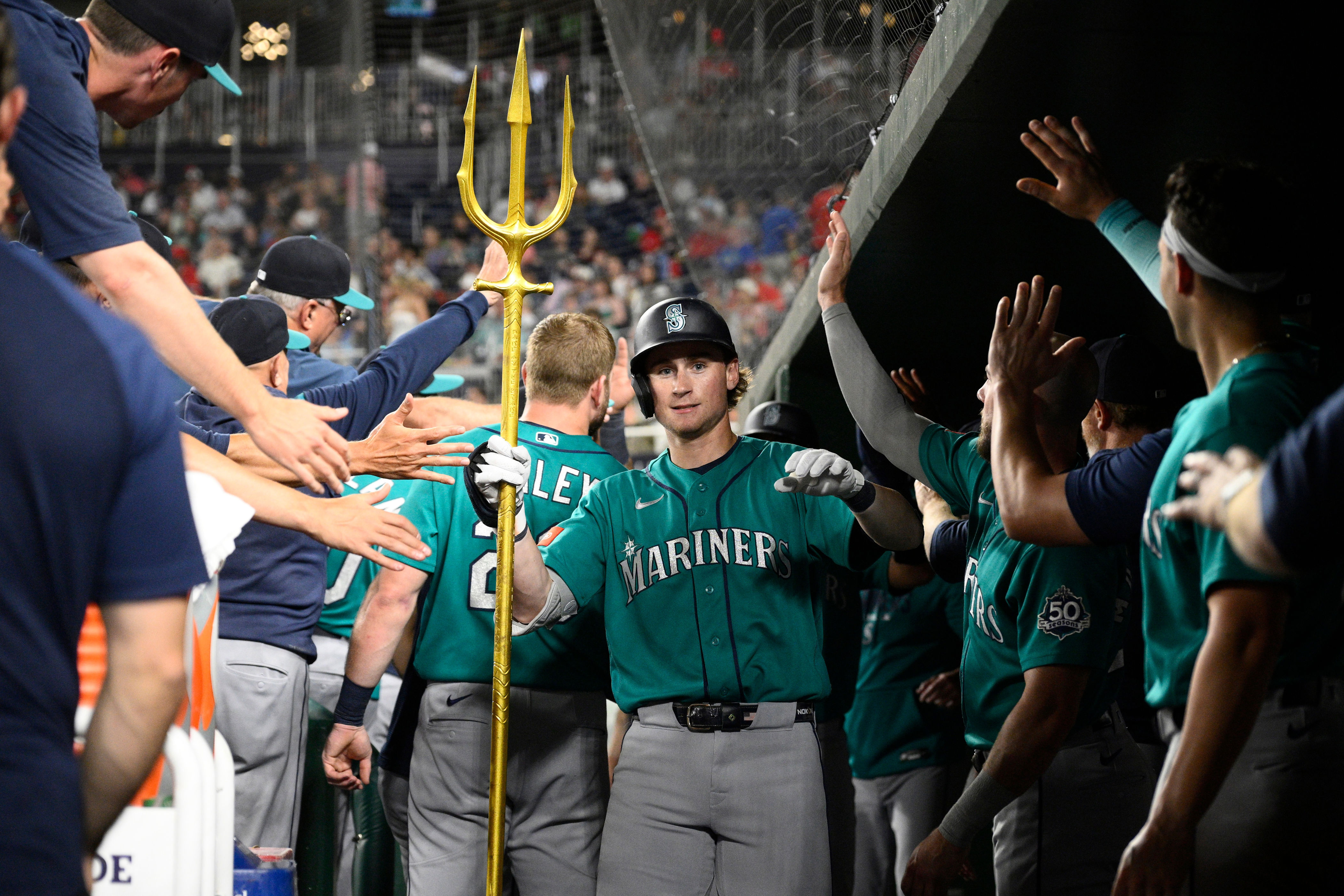 Colt Emerson homers as Mariners beat Nationals 10-2 after long rain delay