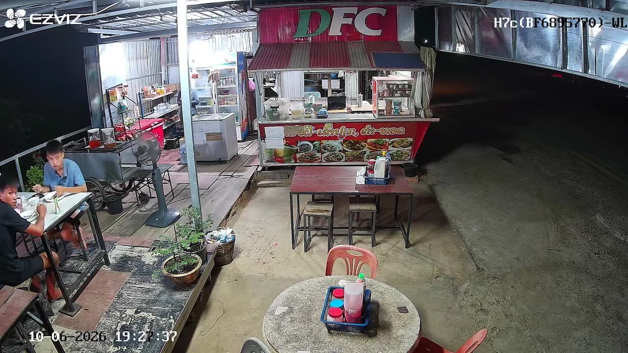 Truck tyre explodes blasting customers at roadside restaurant in Laos