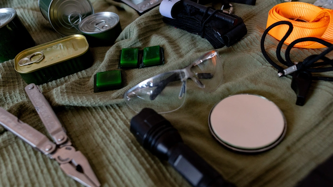 10 essential tools for survival preparedness