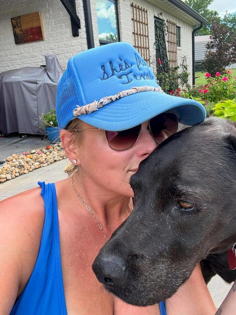 Miranda Lambert wears bright blue swimsuit in summer-ready photo from ...