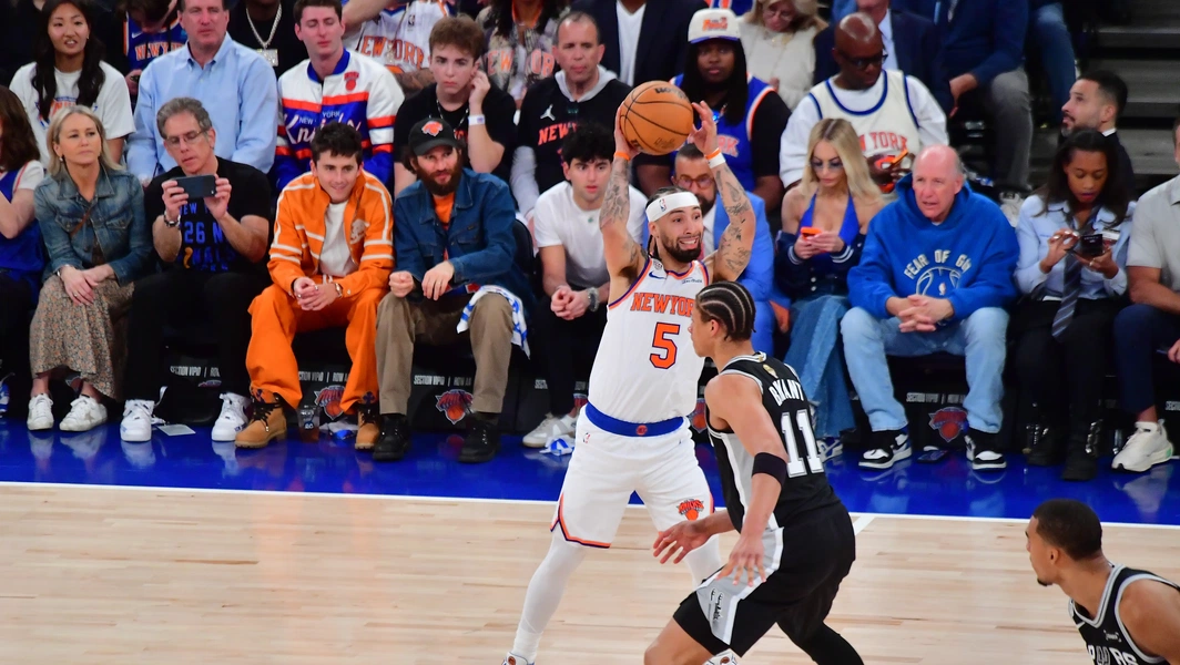 Knicks fans boost demand for Spurs' Game 5