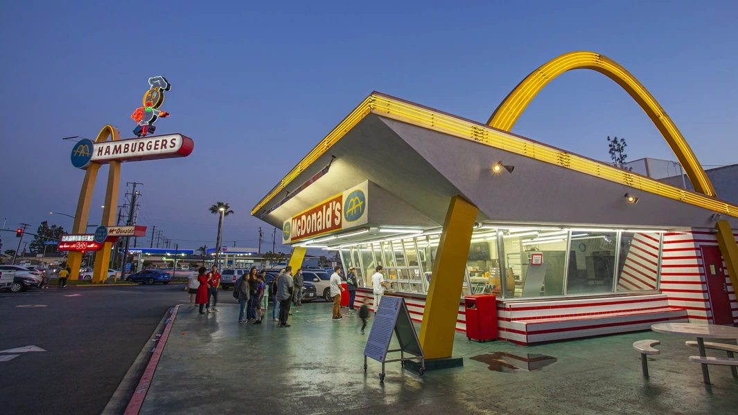 8 retro fast food menu items and milestones