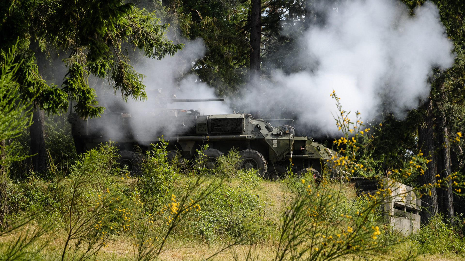 Watch US Army troops use heavy firepower in exercise