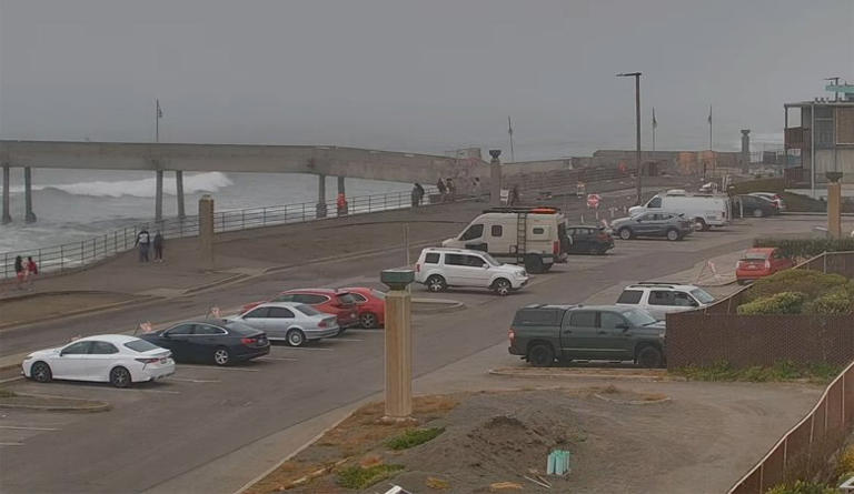 Construction crews begin emergency work to stabilize damaged Pacifica ...