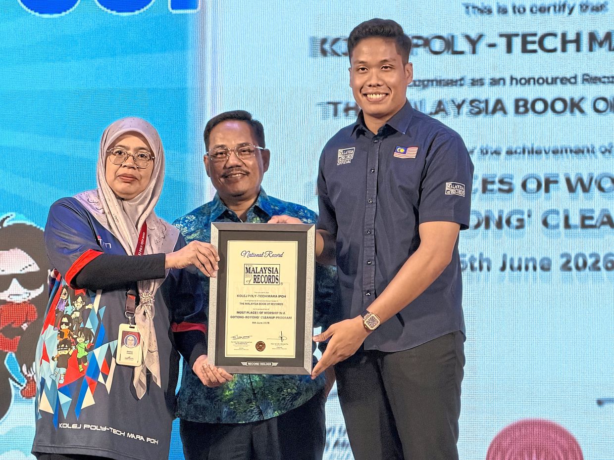 Ipoh college clinches record with 44-location mega cleanup