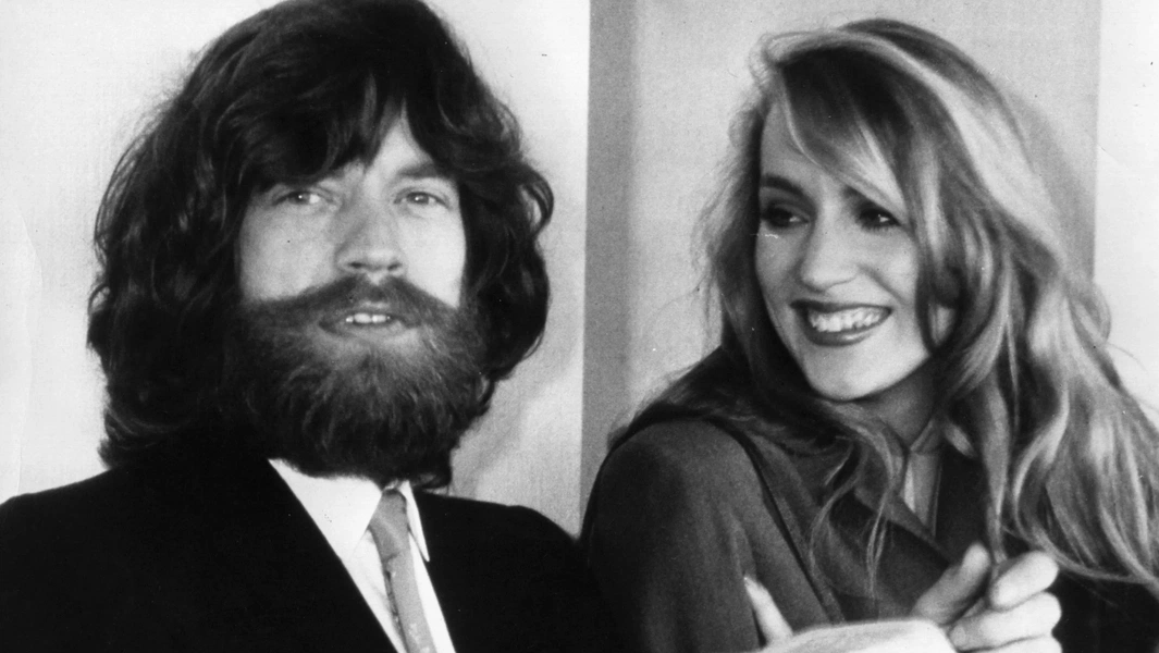 Jerry Hall praises Mick Jagger but keeps distance from Rupert Murdoch