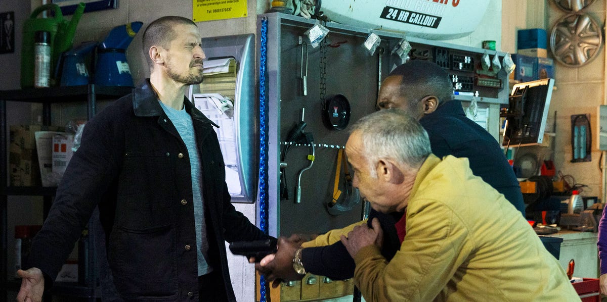 Coronation Street first look at gunshot drama in Kevin and Carl's feud