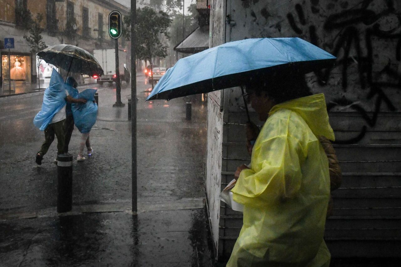 Autoridades de CDMX activan la alerta roja por lluvias en alcaldías ...