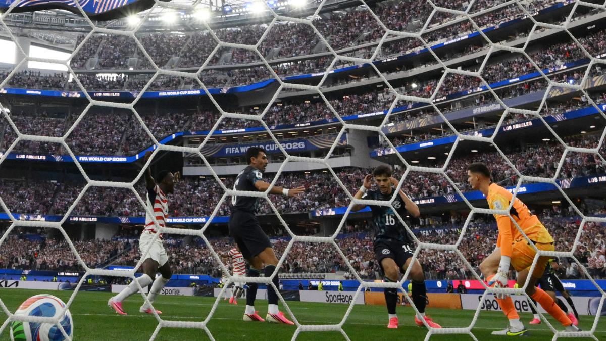 Damián Bobadilla anota el primer autogol del Mundial 2026
