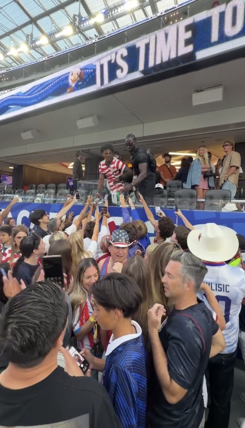IShowSpeed causes chaos at USA World Cup match