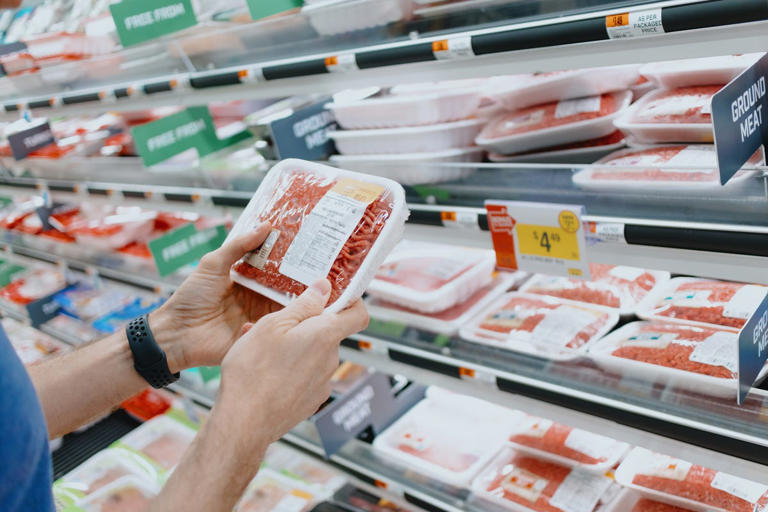 Does rinsing cooked mince make it healthier? Dietitians weigh in