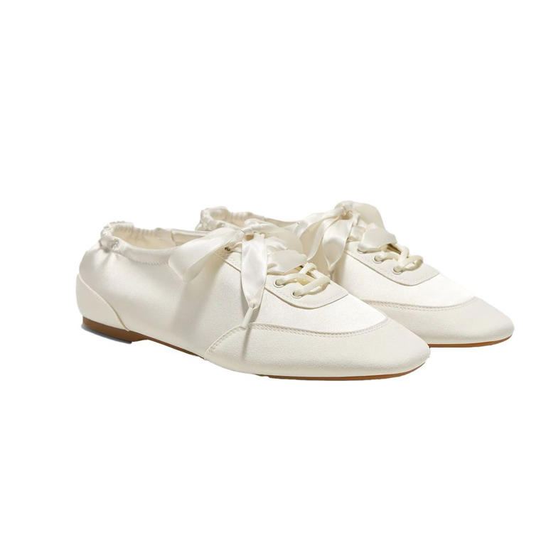 Fashion girls are swapping ballet flats for this Lily Collins-approved ...