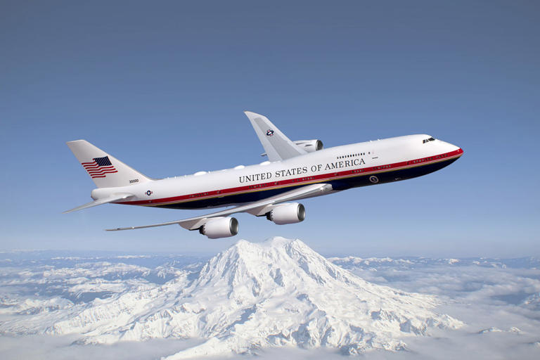 Trump mulls inaugural flight of new Air Force One at Mount Rushmore event